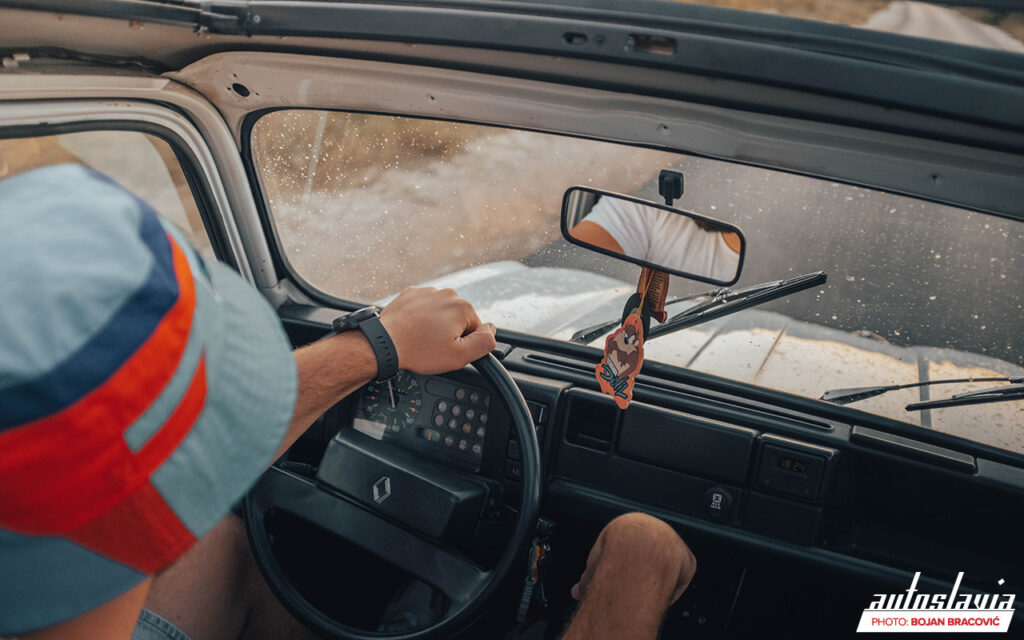 Divlja bela koza - Autoslavia